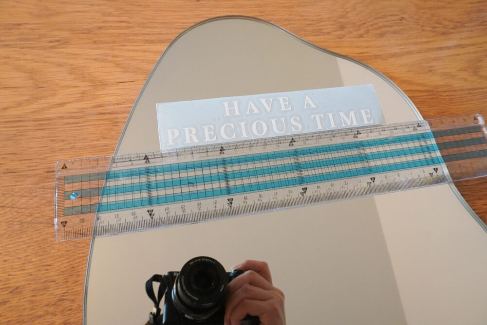 1分で完成！カッティングシートを貼るだけのウェルカムミラーDIY | ARCH DAYS