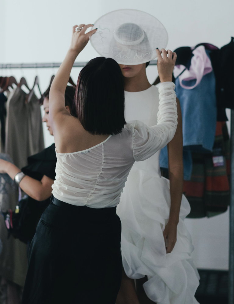 ウェディングドレスブランド「soi.」の“自分の芯に触れるような一着”に心打たれる｜ディレクターの想いやコレクションを独占特集 | ARCH DAYS